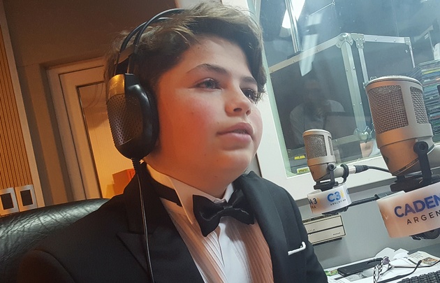 Martín Savi, el pequeño de la gran voz que encanta al mundo