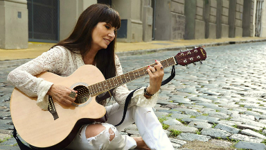 María José Demare lleva el tango a flor de piel - Notas - Viva la Radio ...
