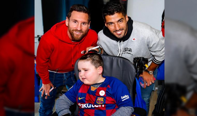 La emocionante visita de Messi a un hospital de niños - Noticias ...