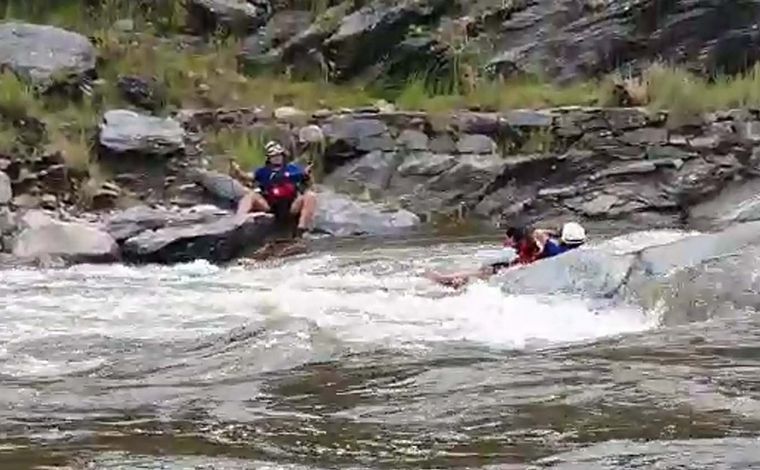 Río Cosquín: una pareja fue rescatada durante la creciente - Noticias ...