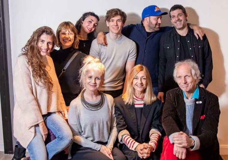 "Familia de Diván", la nueva comedia de Flow con Boy Olmi y Carola ...