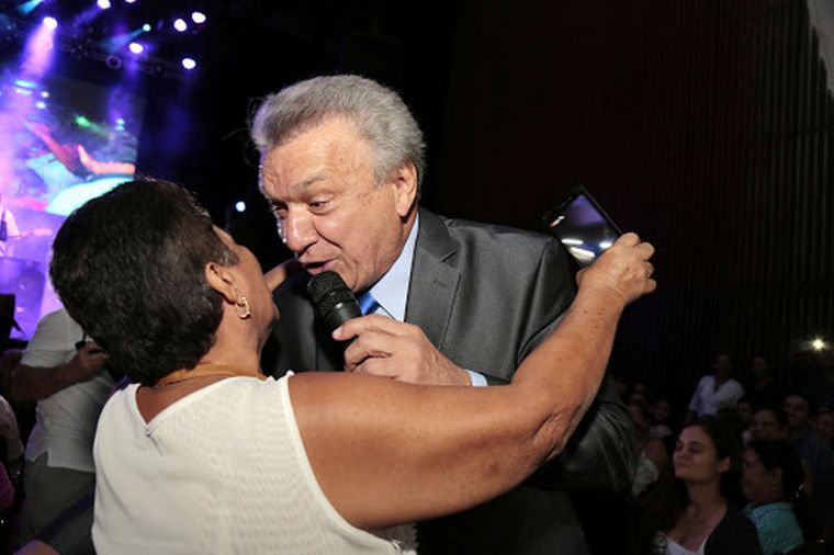 Un viaje al pasado con el vigente Elio Roca - Notas - Noche y Día ...